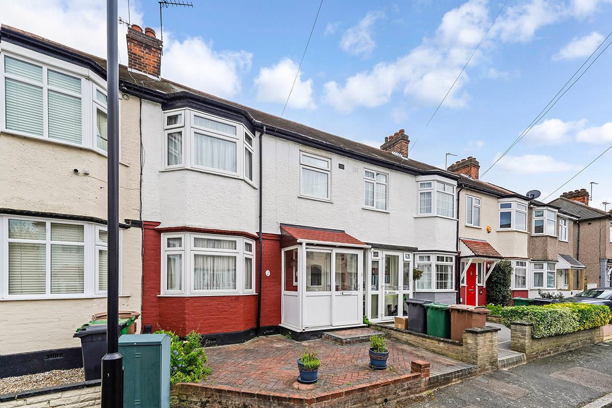 Property For Sale St. John's Road, Chingford, E4 | 3 Bedroom Terraced ...