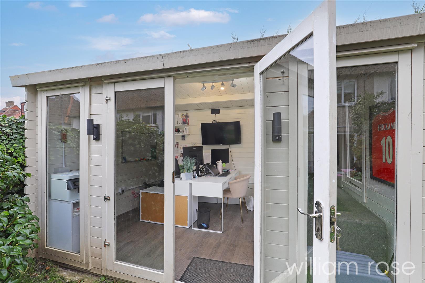 Property For Sale Ropers Avenue, Highams Park, E4 | 3 Bedroom Semi ... Property For Sale Ropers Avenue, Highams Park, E4 | 3 Bedroom Semi ...