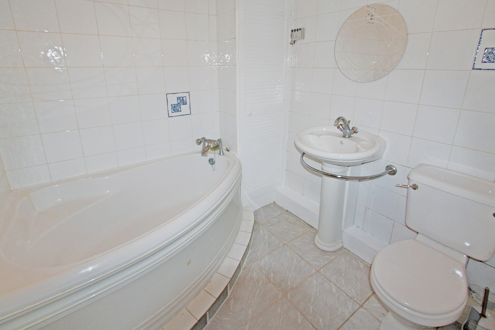 Property For Sale Howbury Lane, Erith, DA8 | 4 Bedroom Semi Detached ...