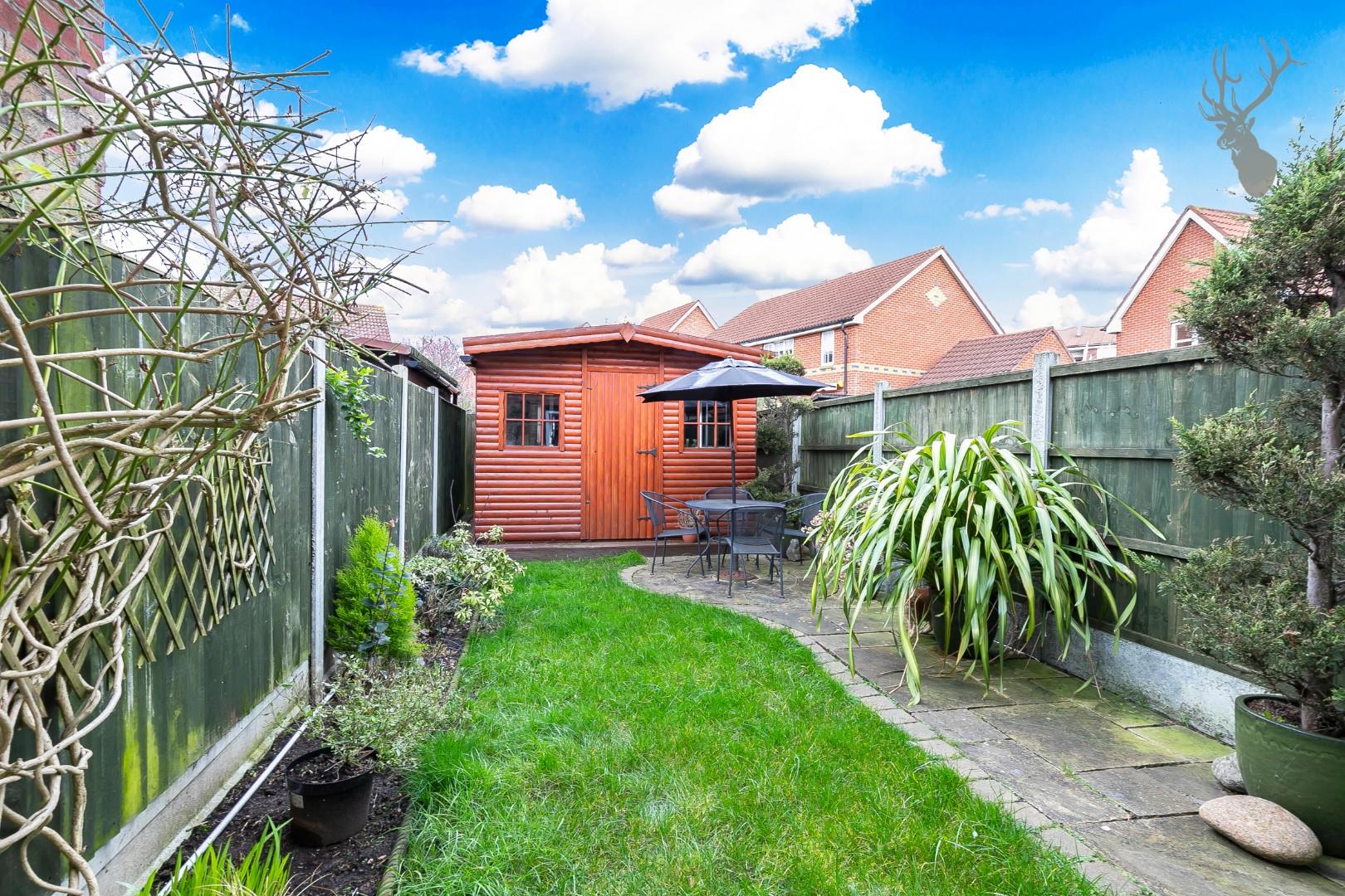 Property For Sale Hazelwood Park Close Chigwell Ig7 2 Bedroom House