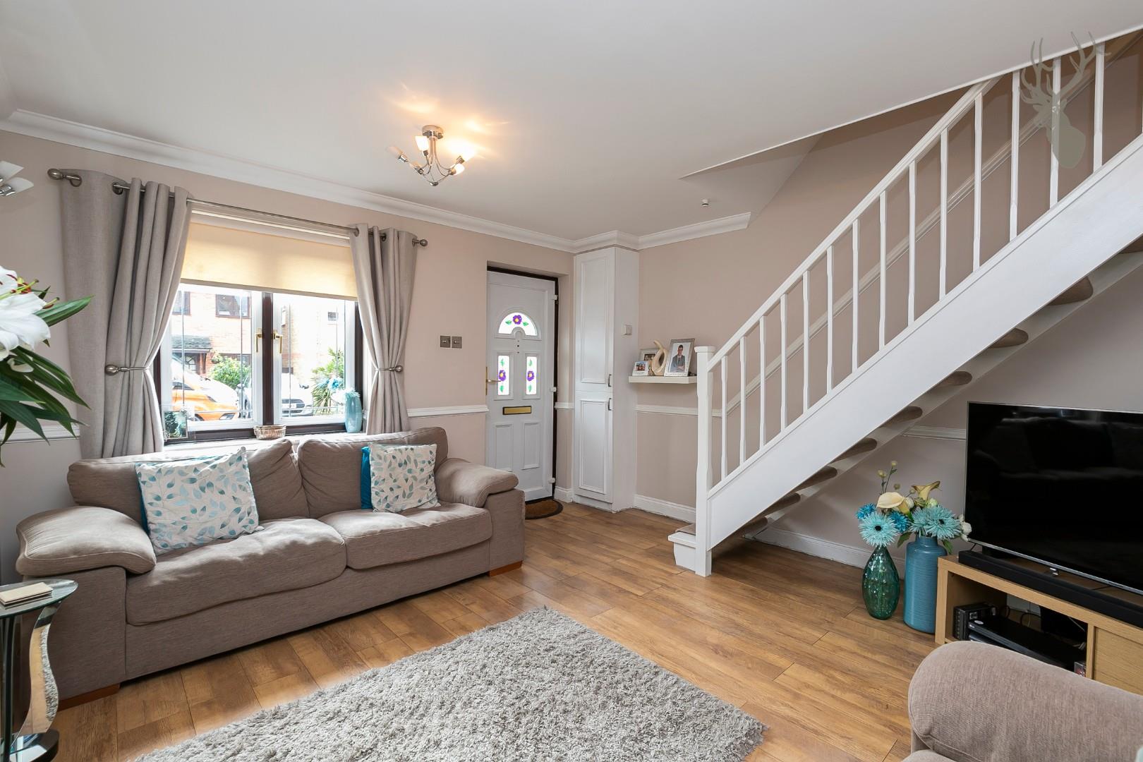 Property For Sale Hazelwood Park Close Chigwell Ig7 2 Bedroom House