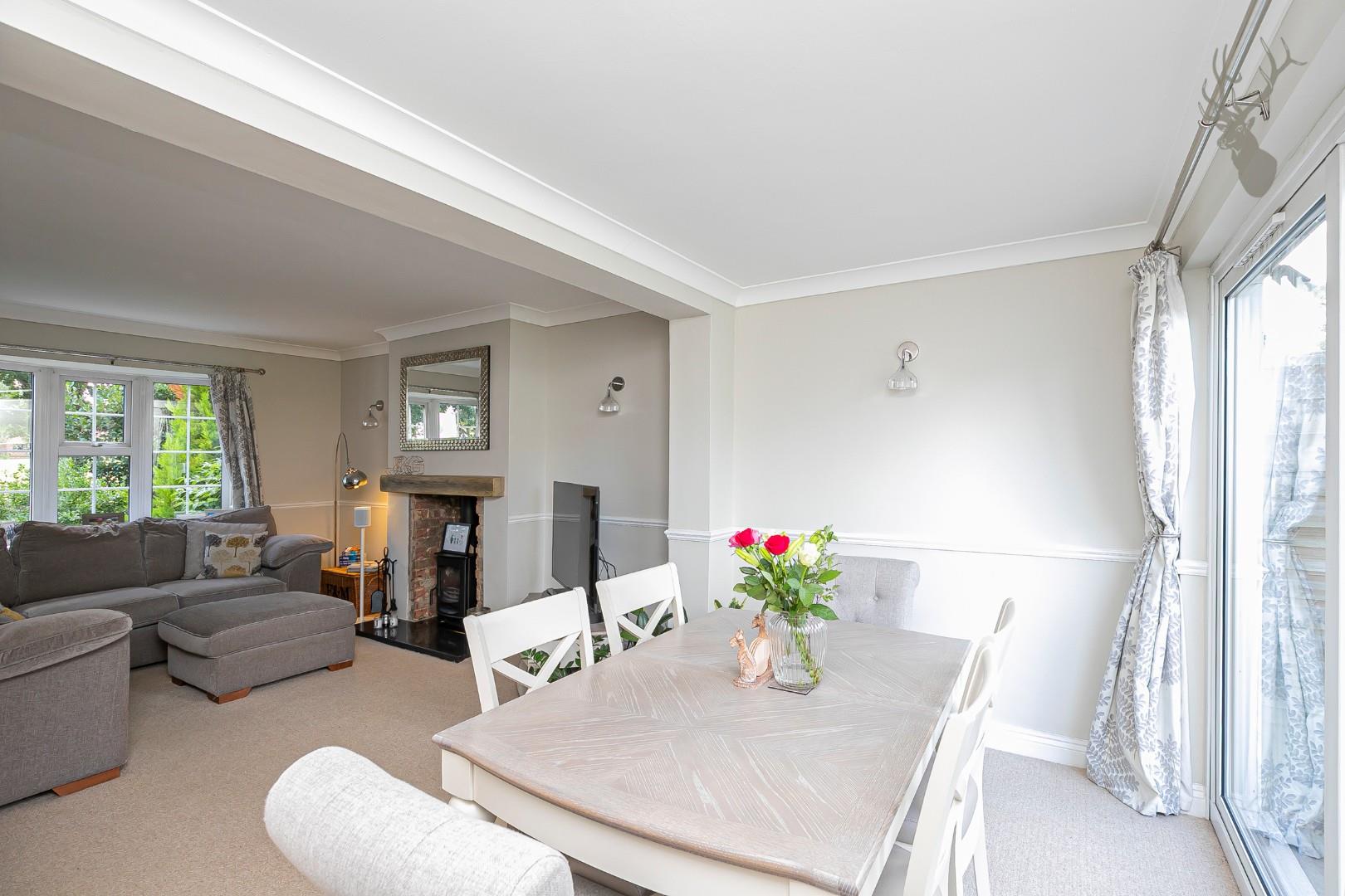 Property For Sale Hoe Lane, Abridge, RM4 | 3 Bedroom House - Semi ...