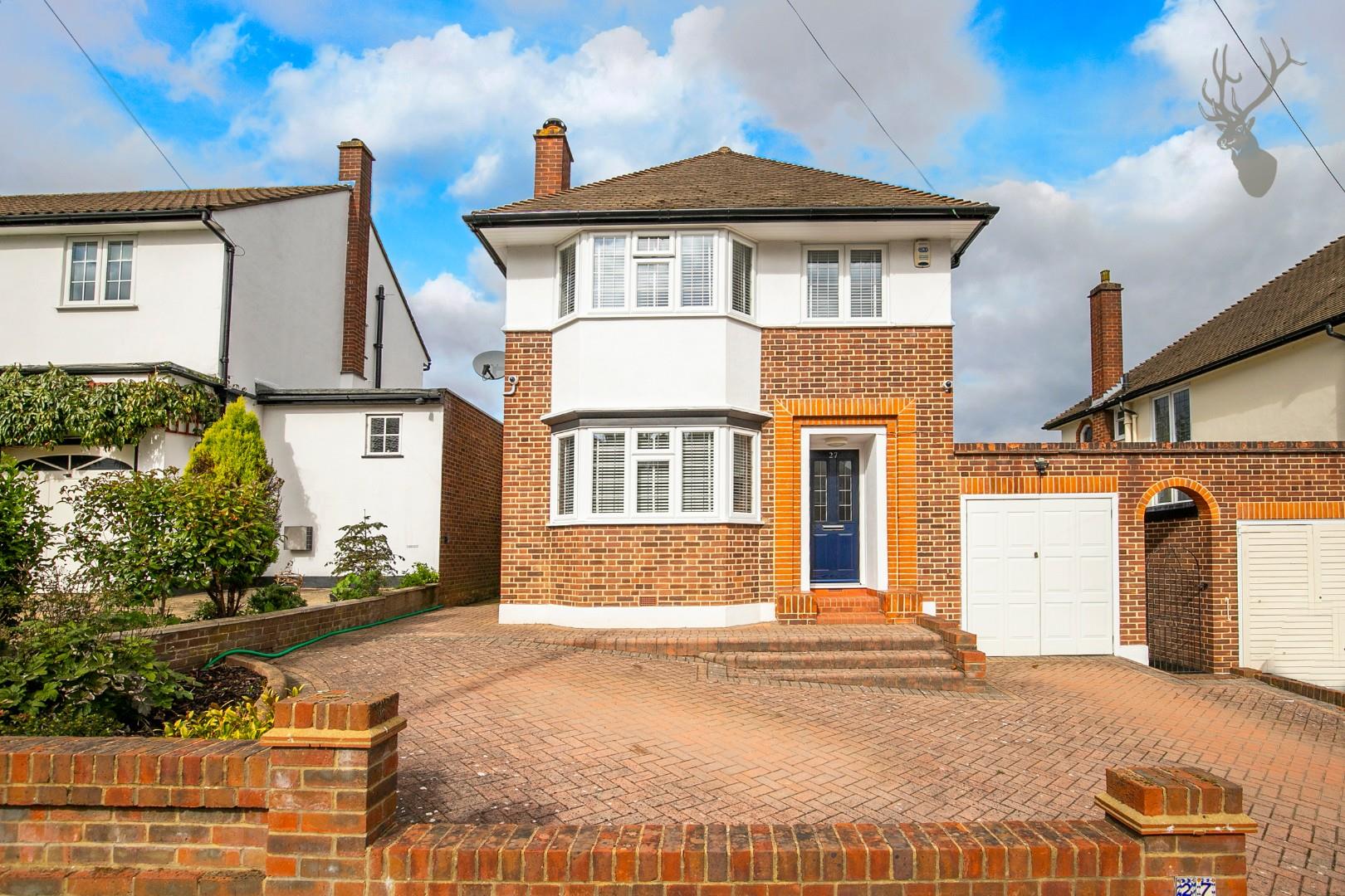 Property For Sale Roundmead Avenue, Loughton, IG10 | 3 Bedroom House ...