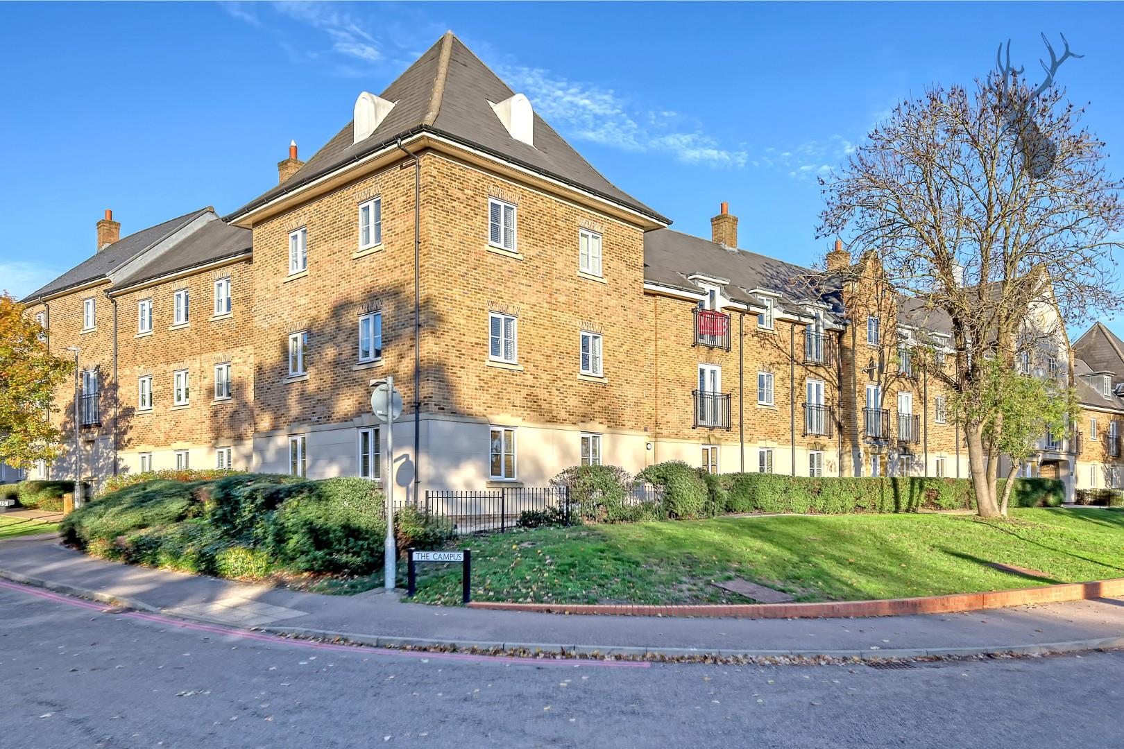 Property For Sale College Close, Loughton, IG10 | 1 Bedroom Flat ...