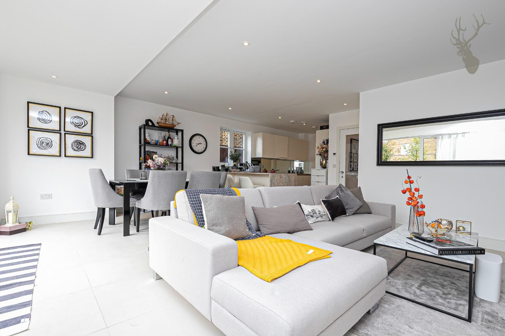 Property To Rent High Road, Chigwell, IG7 | 5 Bedroom House through ...