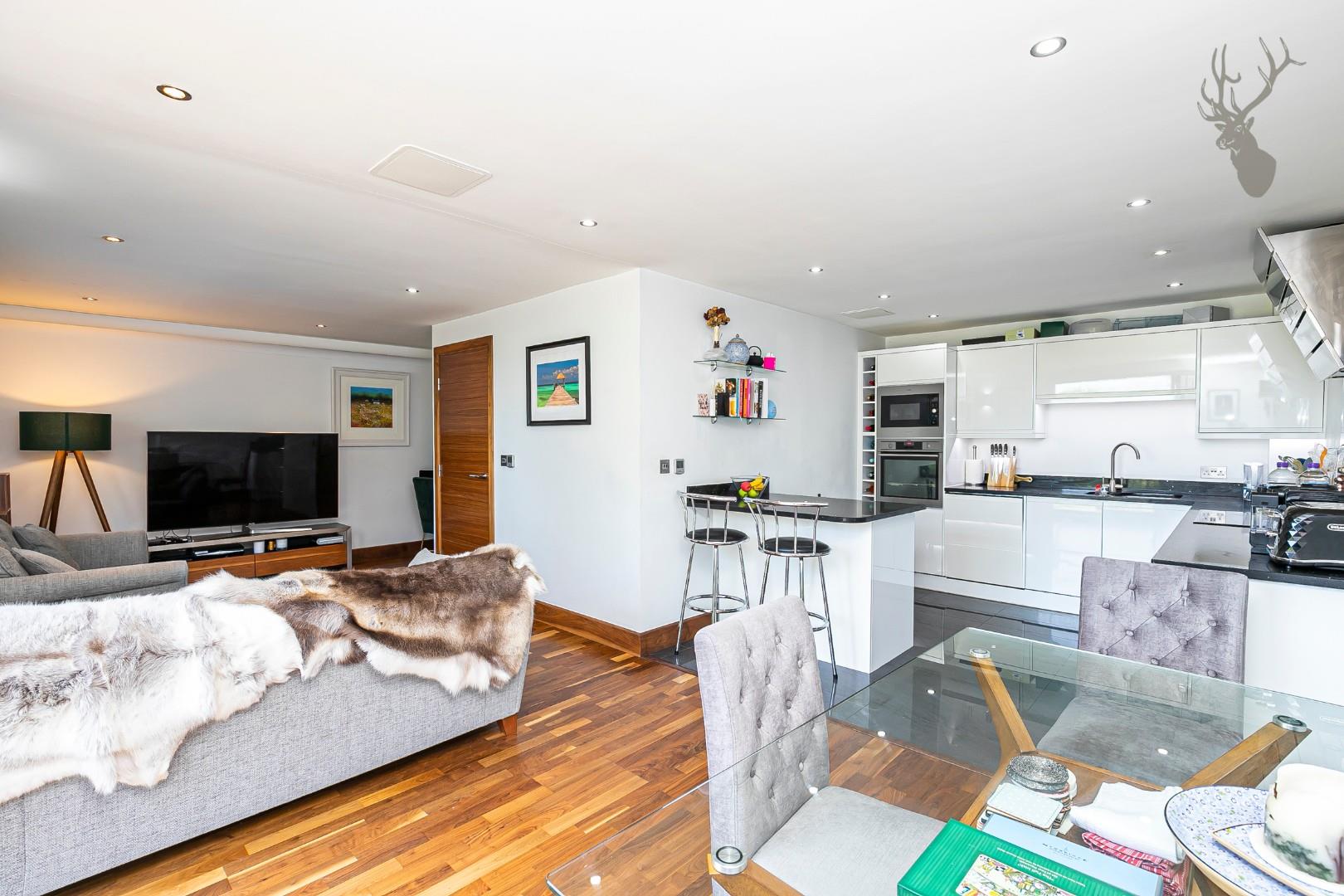 Property To Rent Abridge Road, Chigwell, IG7 | 2 Bedroom Flat - Duplex ...