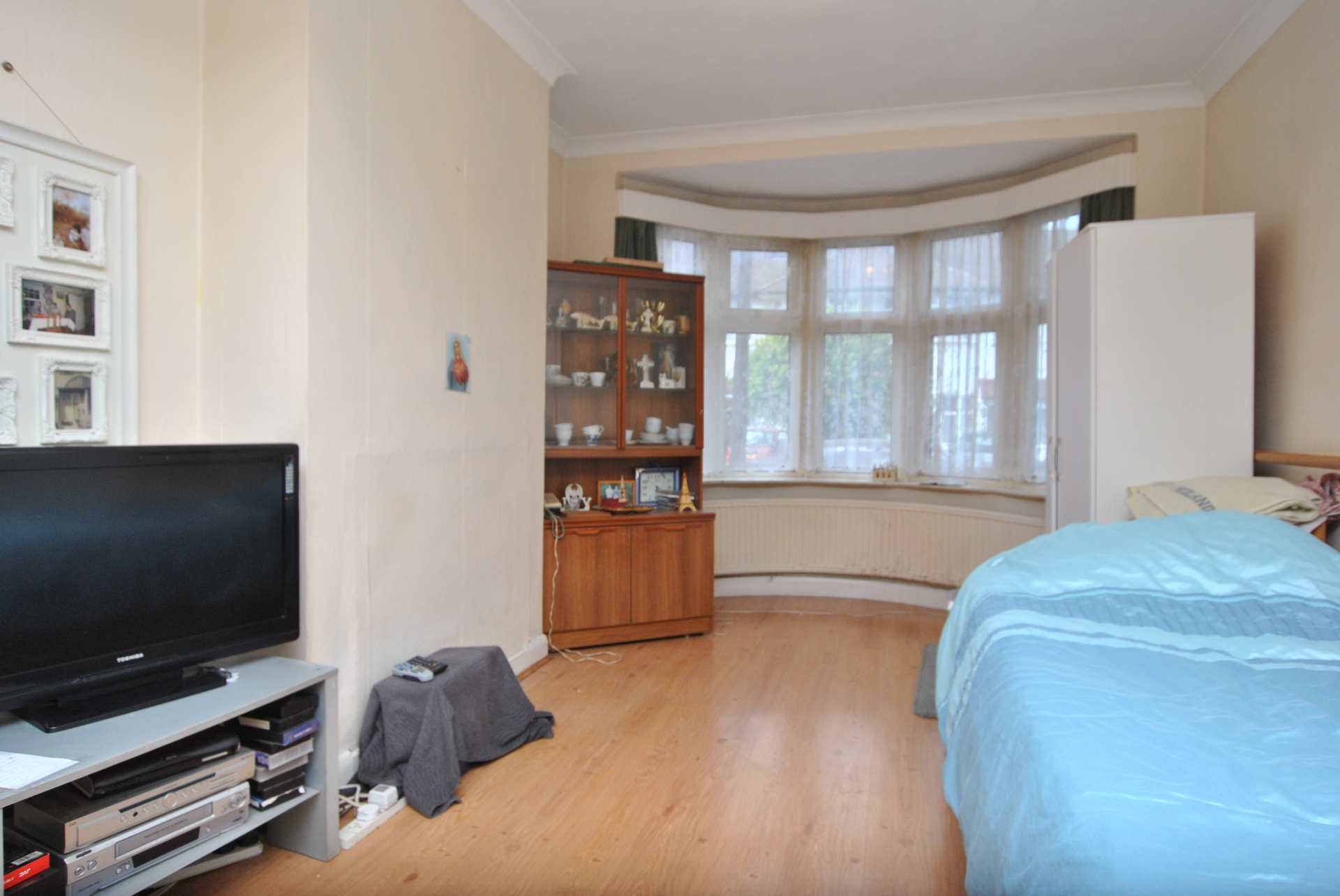 Property For Sale Brentvale Avenue, Hanwell Borders, UB1 | 3 Bedroom ...