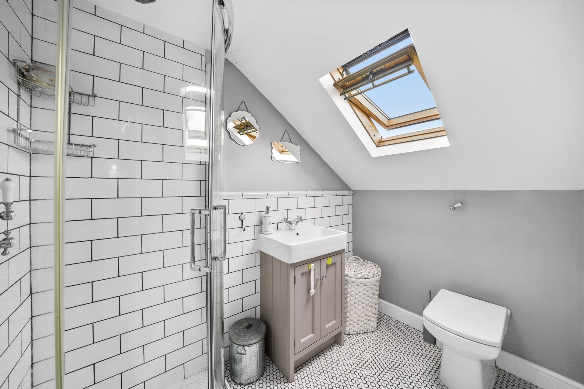 Property For Sale Framfield Road, Hanwell, W7 | 4 Bedroom House through ...