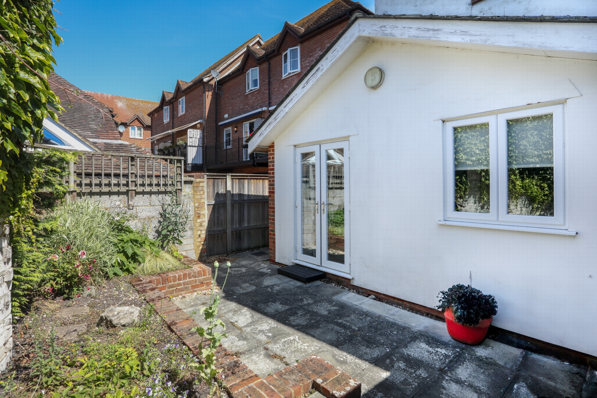 Property For Sale Sun Lane, Hythe, CT21 | 2 Bedroom Semi Detached ...