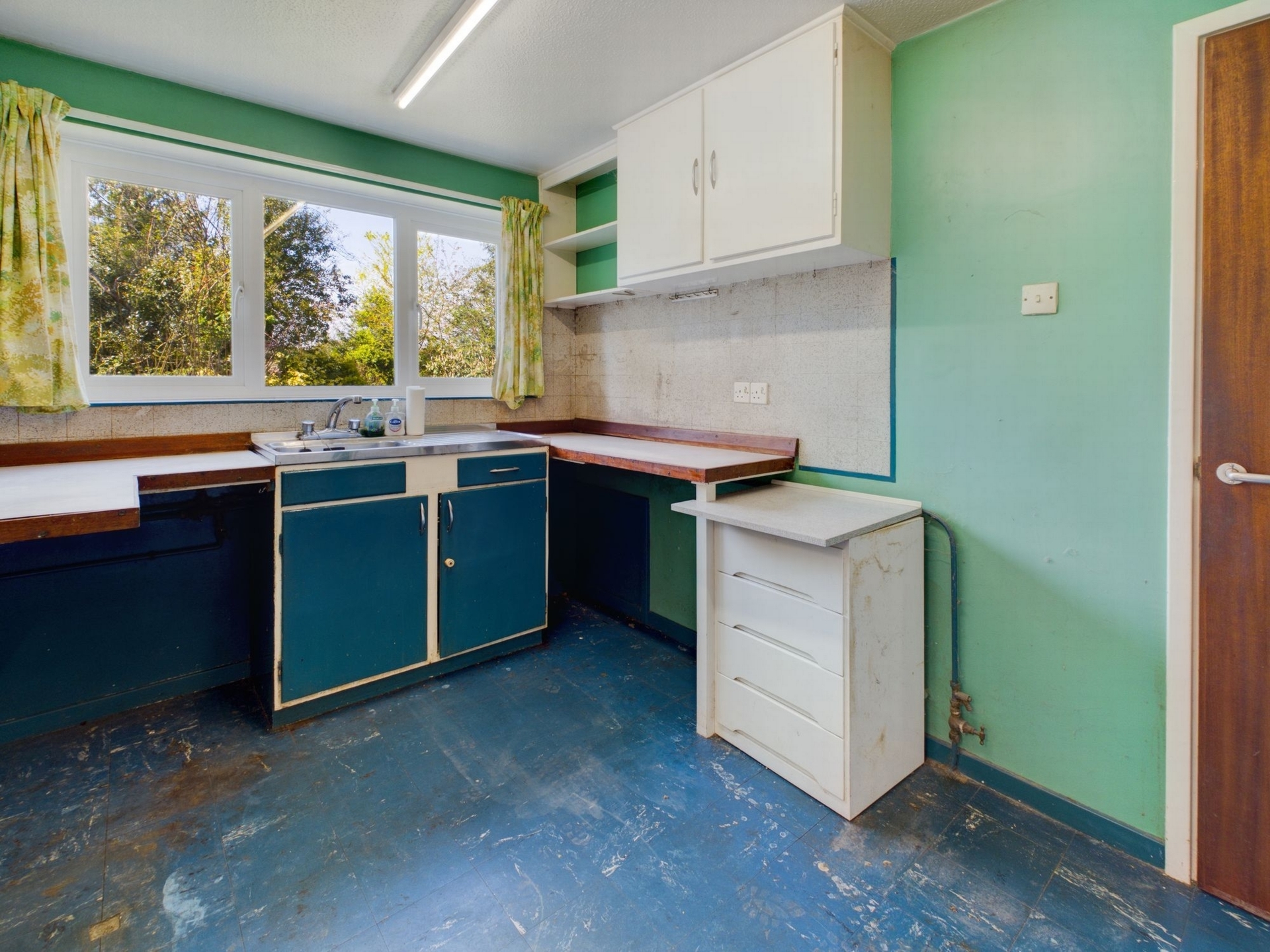 Property For Sale Blunts Wood Road, Haywards Heath, RH16 | 3 Bedroom ...