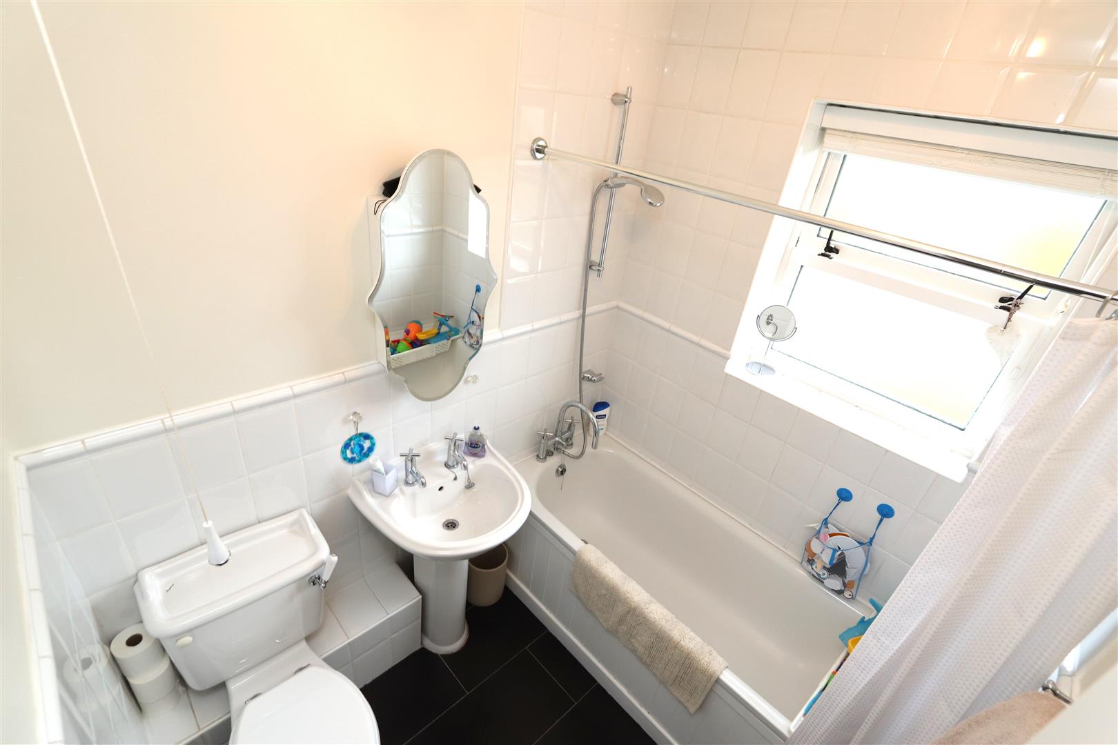 Property For Sale Western Mews, Billericay, CM12 | 4 Bedroom Detached ...
