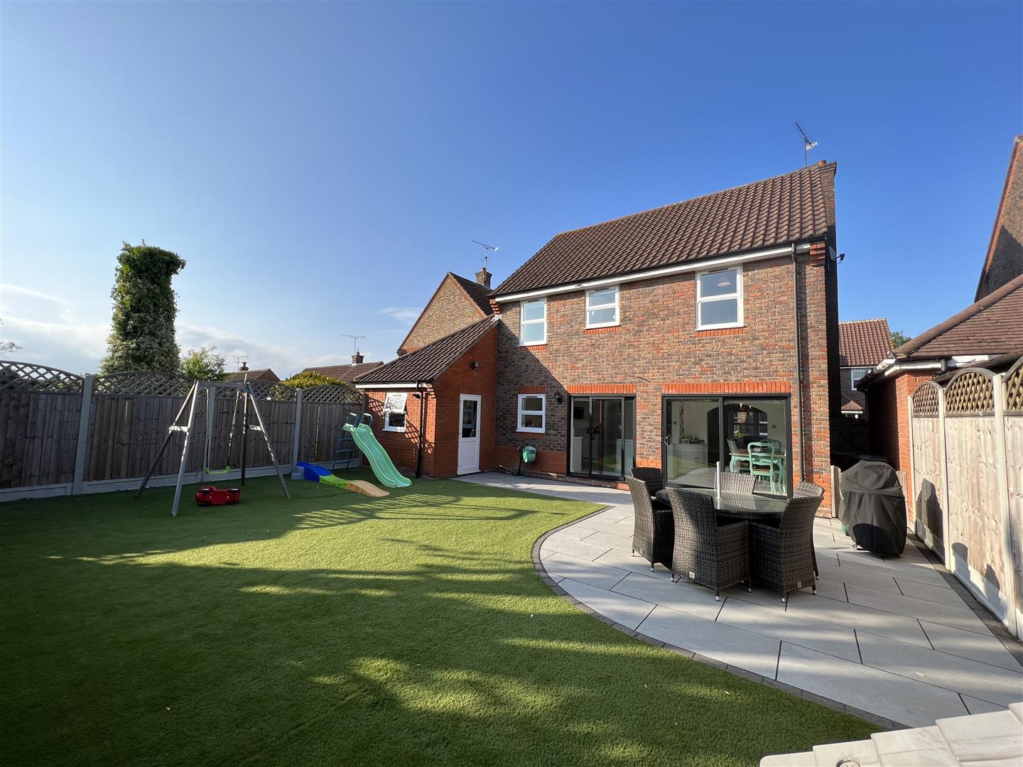 Property For Sale Western Mews, Billericay, CM12 | 4 Bedroom Detached ...