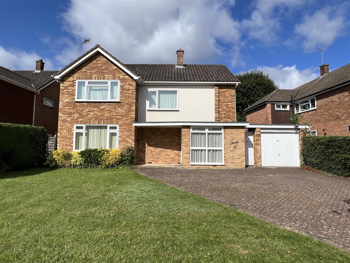 Property For Sale Spurgate, Hutton Mount, CM13 | 4 Bedroom Detached ...