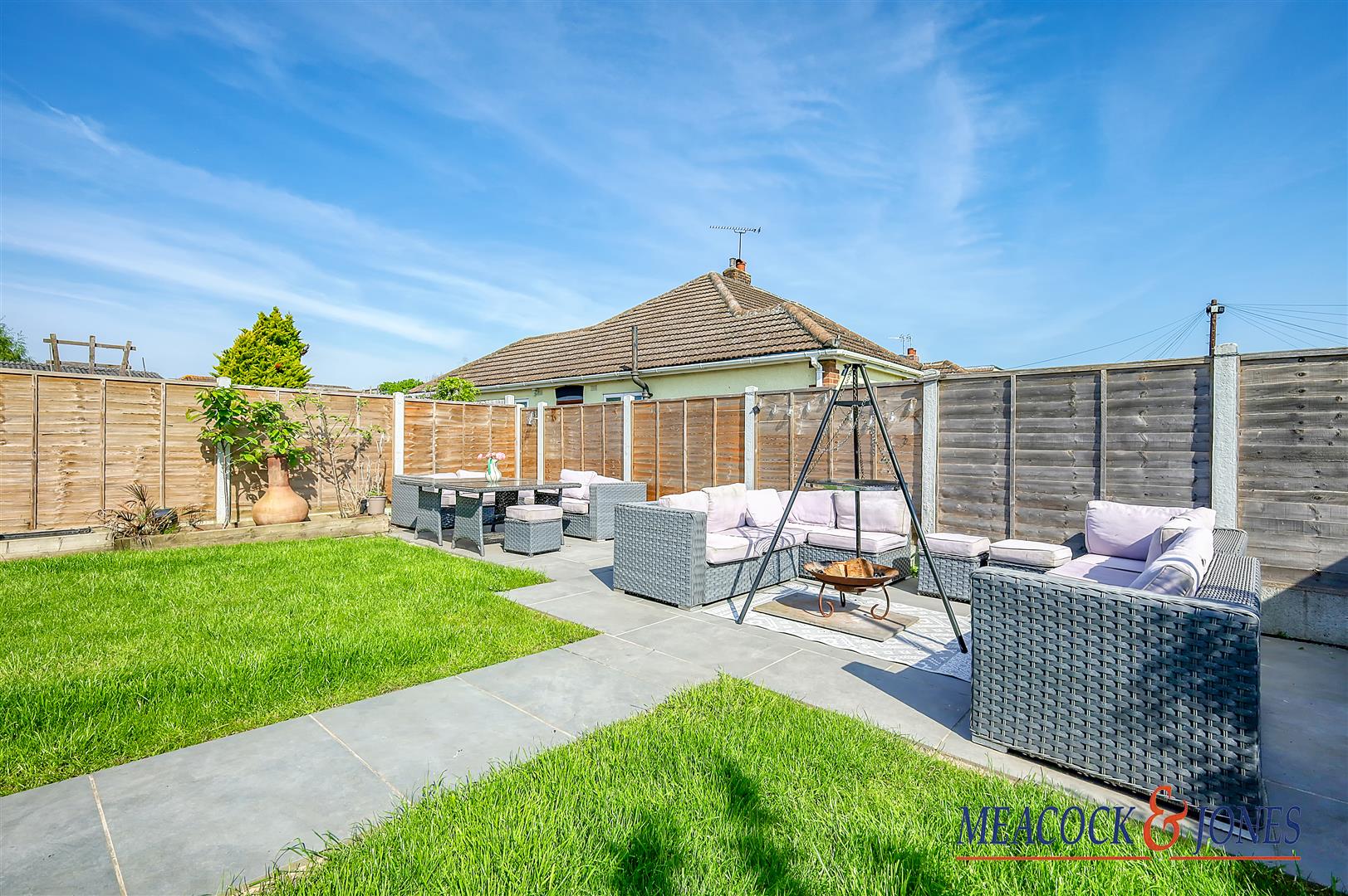 Property For Sale Orchard Lane, Pilgrims Hatch, CM15 | 4 Bedroom ...