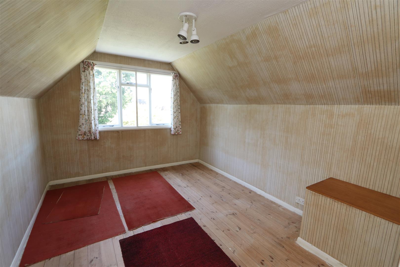Property For Sale Shelley Road, Hutton Poets, CM13 | 4 Bedroom Chalet ...