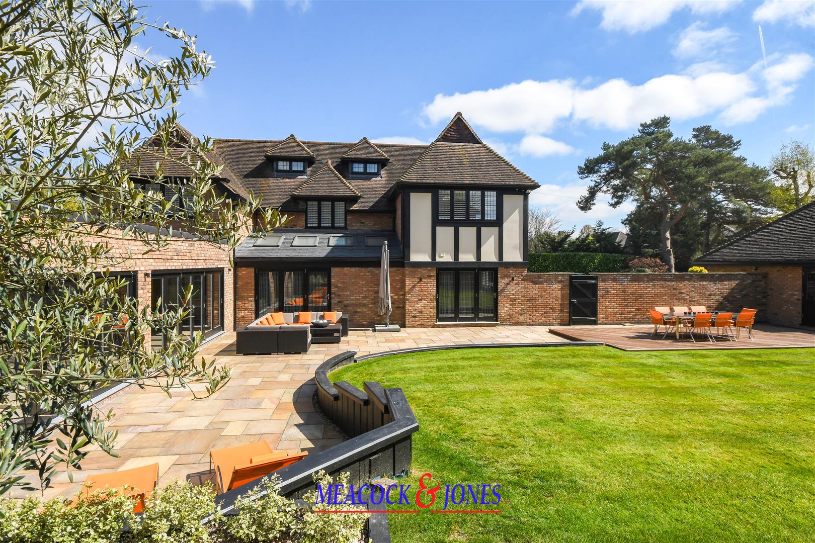 Property For Sale Challacombe Close, Hutton Mount, CM13 | 6 Bedroom ...