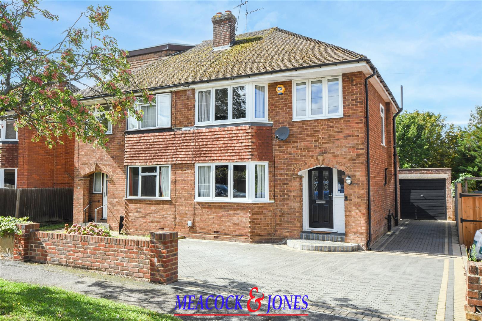 Property For Sale Rochford Avenue, Shenfield, CM15 | 3 Bedroom Semi ...