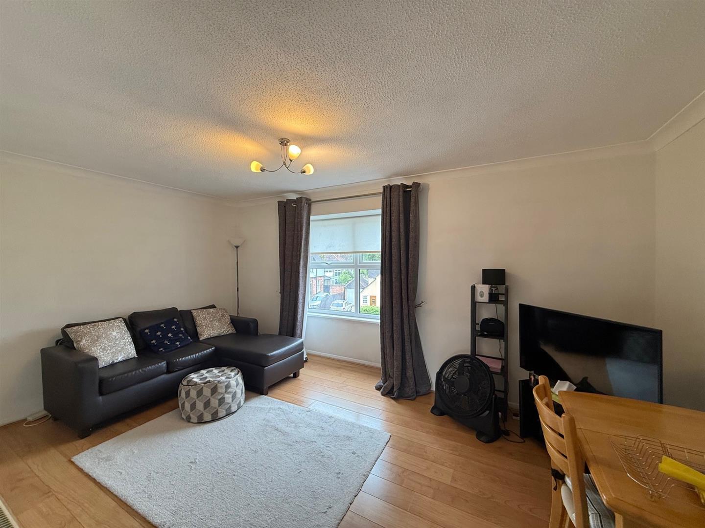 Property To Rent Rayleigh Road, Hutton, CM13 | 2 Bedroom Apartment ...