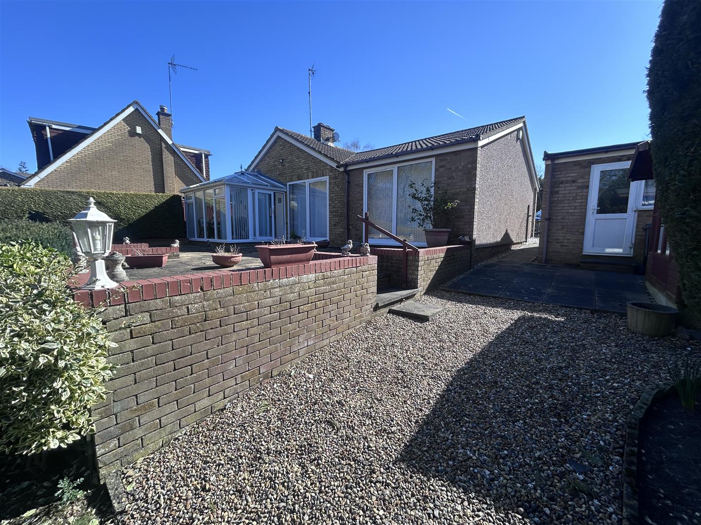 Property For Sale Vigors Croft, Hatfield, AL10 | 2 Bedroom Bungalow ...